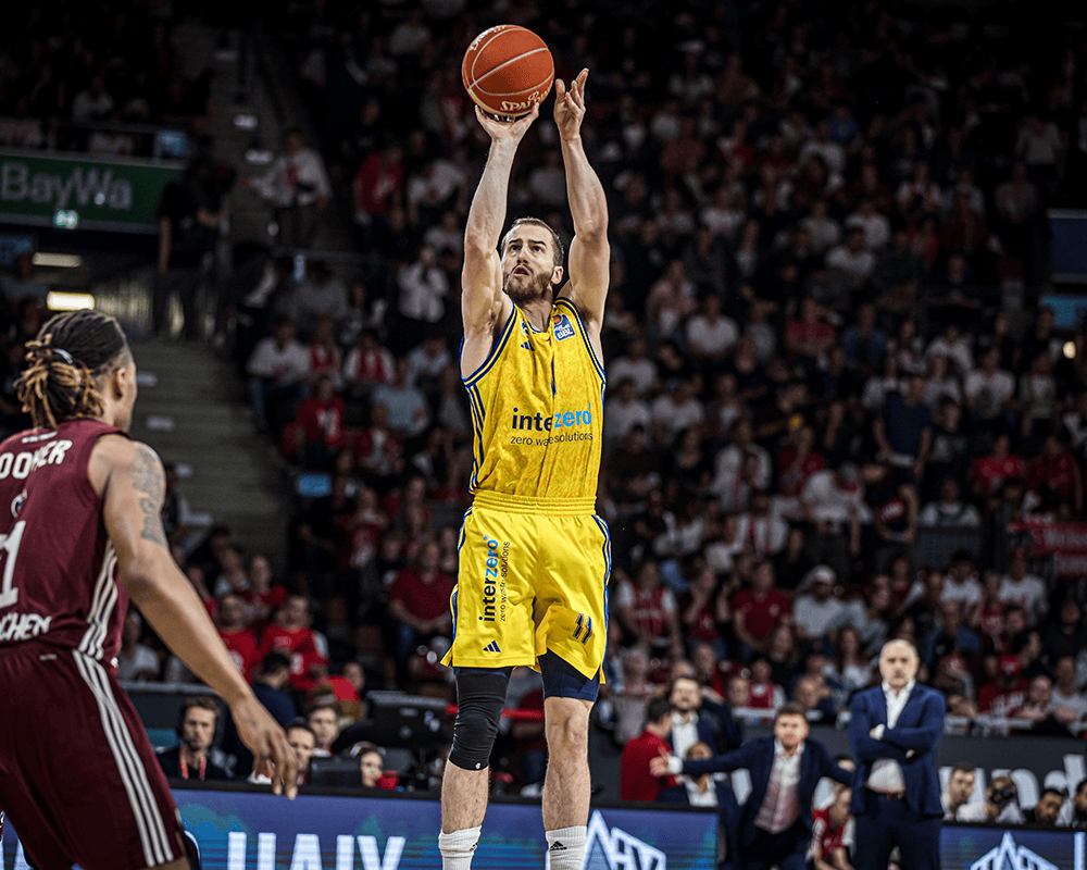 RIESEN-Lupe: Matt Thomas | MHP RIESEN Ludwigsburg