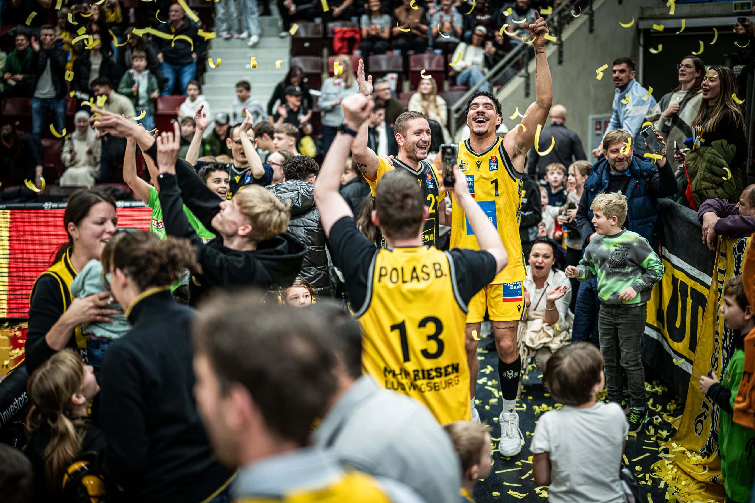 Joel Scott entscheidet sich für eine neue Auslandsstation | MHP RIESEN ...